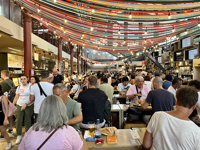 Mercato Centrale, Many diners | My Annoying Opinions